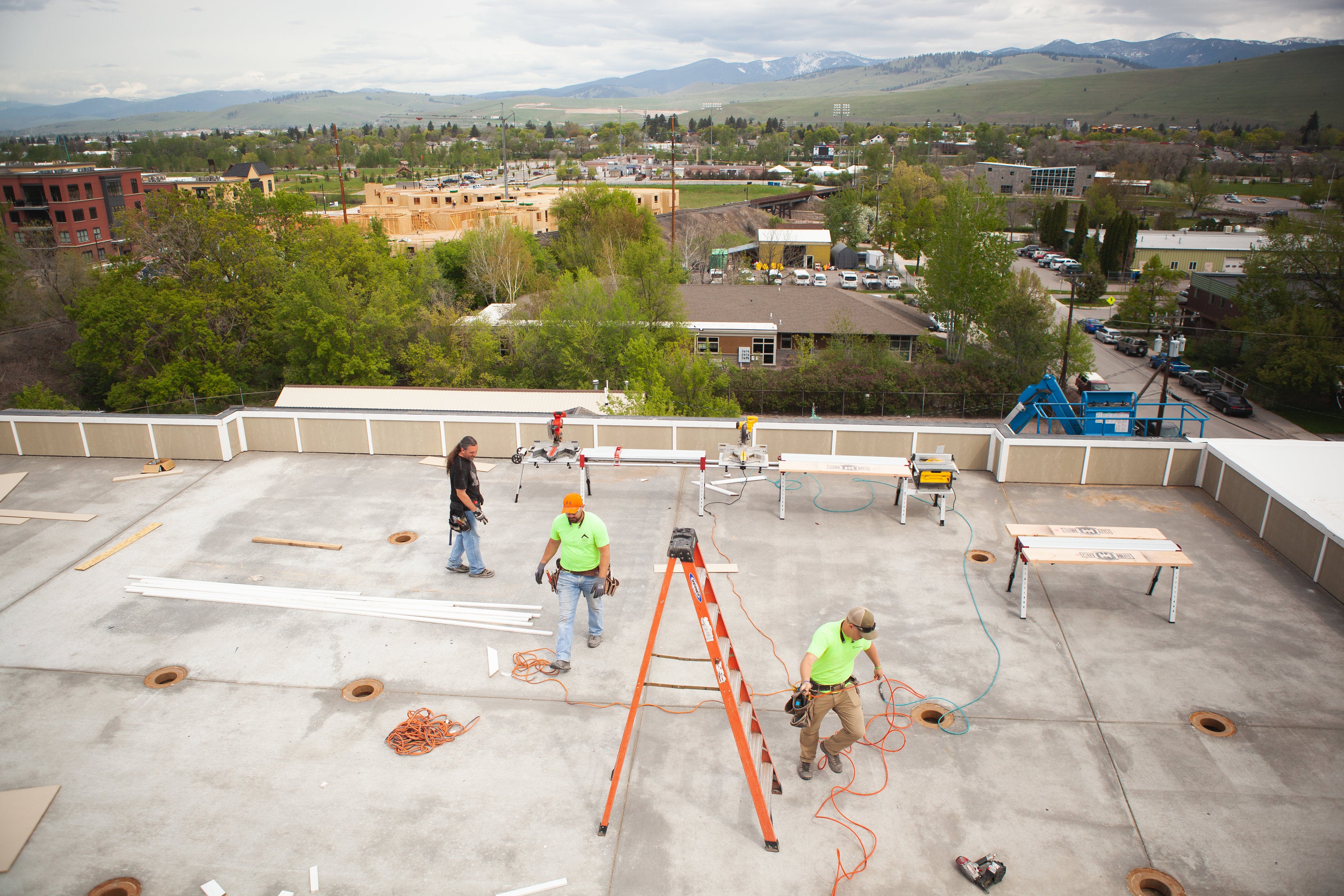 3 Ways a Jobsite Cut Station Benefits Home Builders | CutHub - Cut Hub